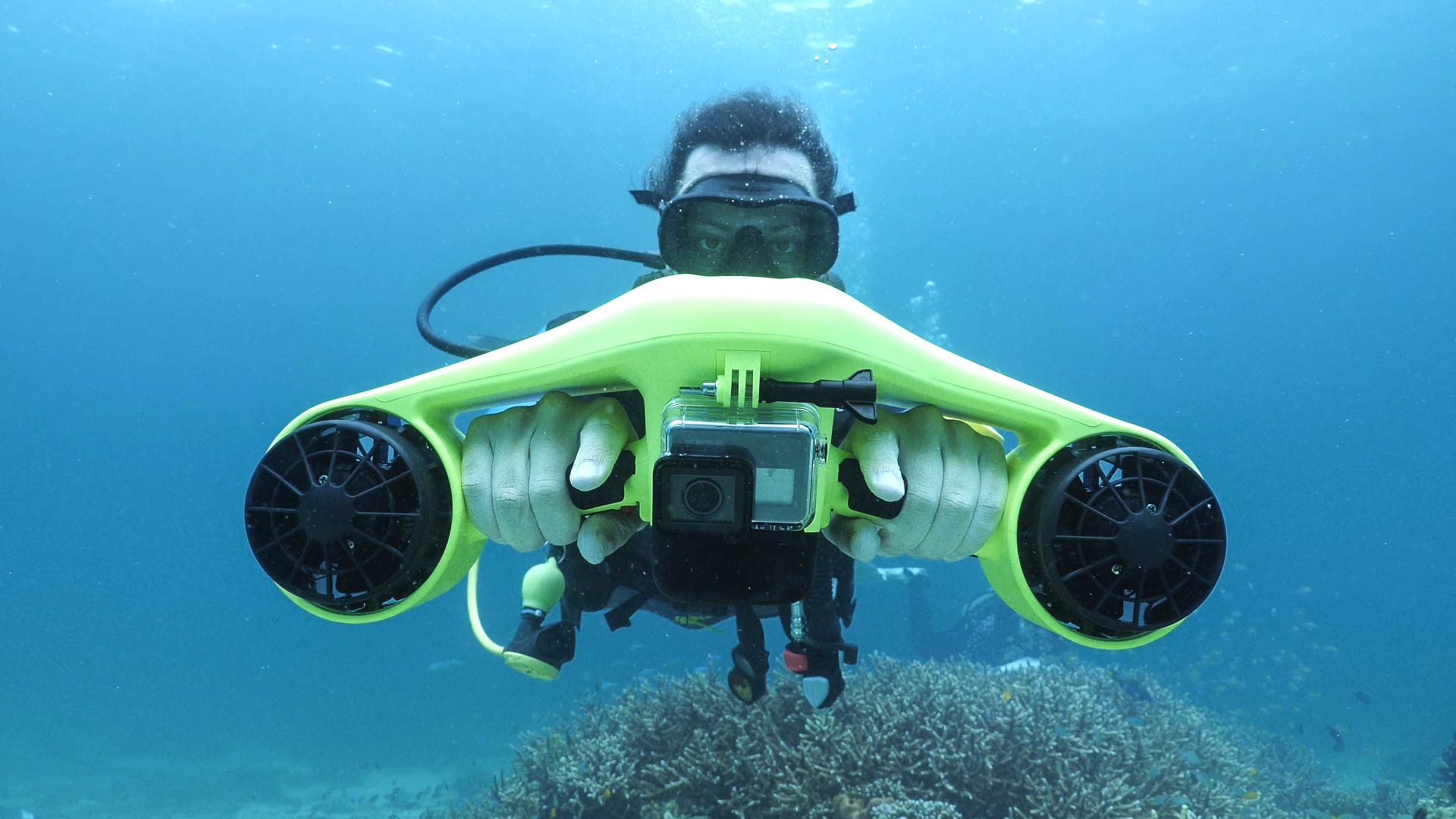 ASIWO Manta Sea Scooter: A Must Have for Any Family Trip - Bragging Mommy