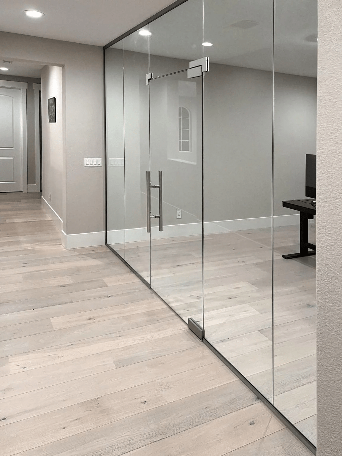 How Frameless Glass Enhances Open-Concept Living Spaces - Bragging Mommy